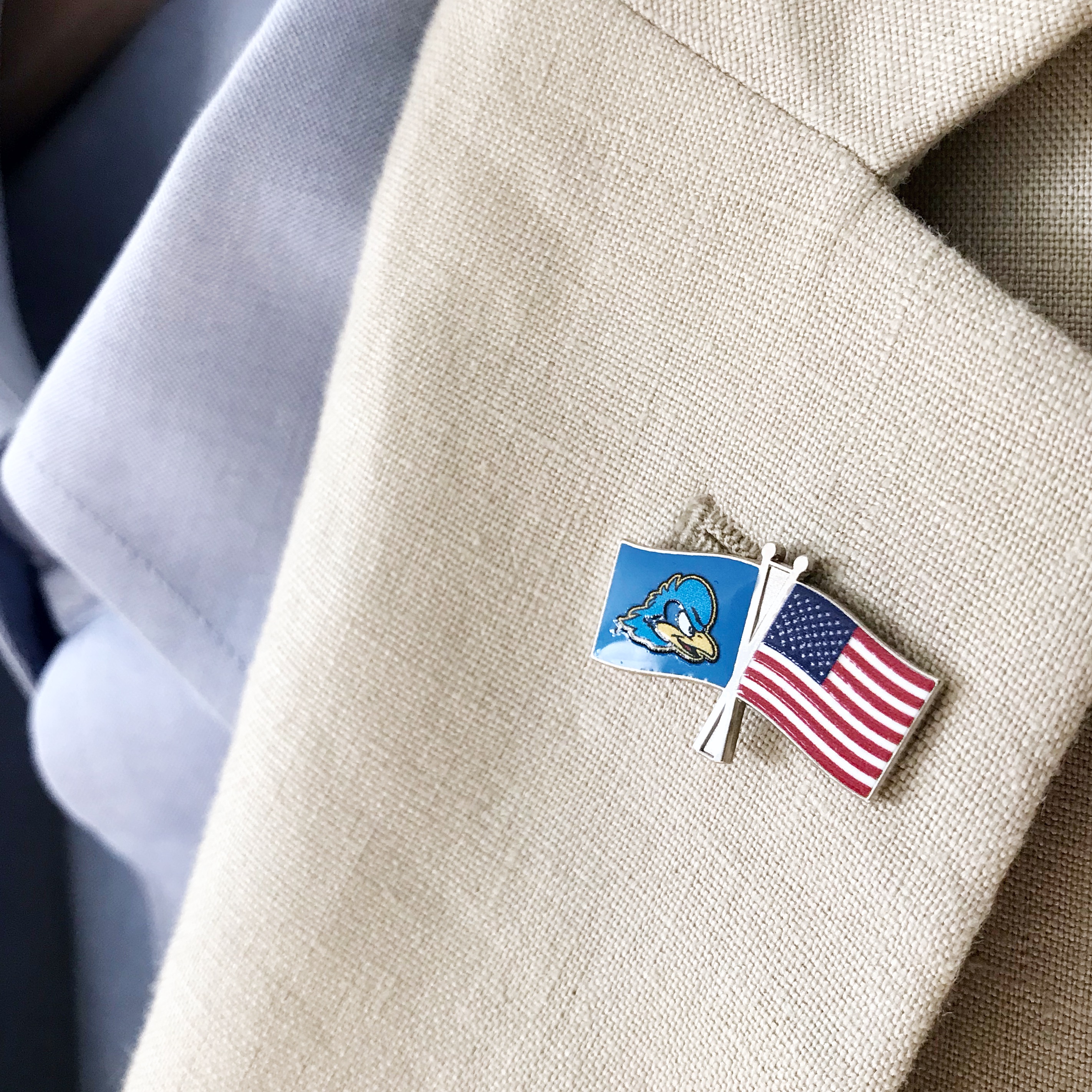 University of Delaware Flag Pin – National 5 and 10